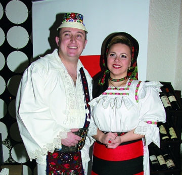 Cornelia si Lupu Rednic isi fac casa la munte