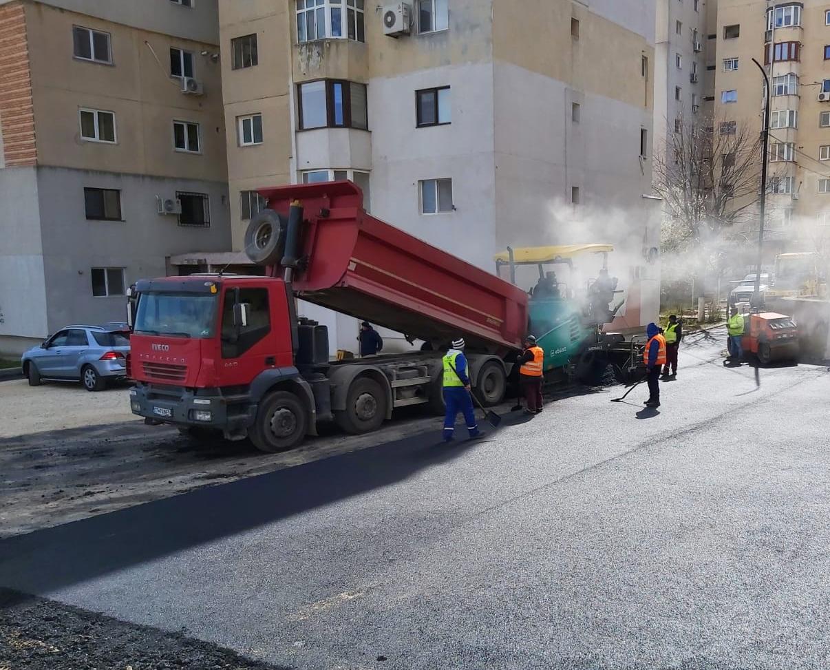 A fost amenajată parcarea de pe strada Prelungirea Ion Rațiu